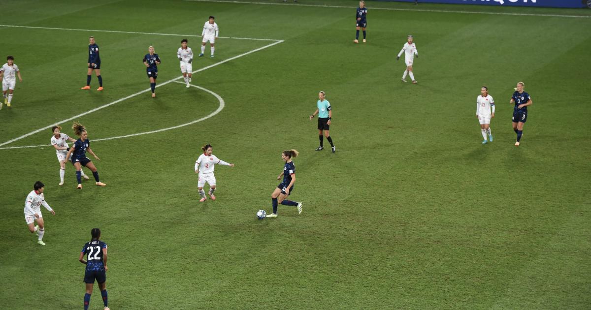 Part 2.1: Possession-based v. defensive styles of play - FIFA Training ...