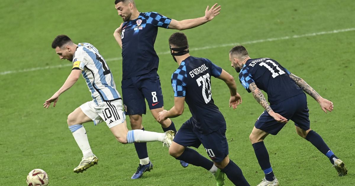 \"Good, better, creative\": The influence of creativity on goal scoring ...