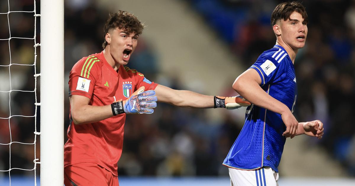 Goalkeeping defending the zone - FIFA Training Centre