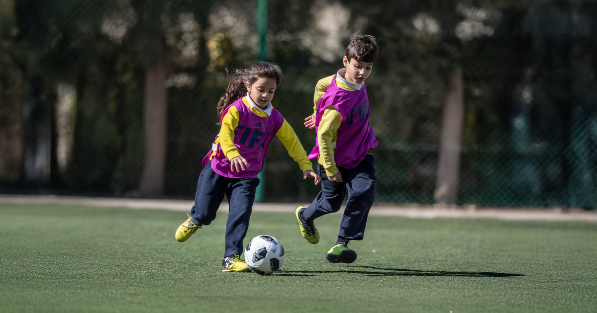 Jene 4: Ages 4-8: Developing shooting skills - FIFA Training Centre