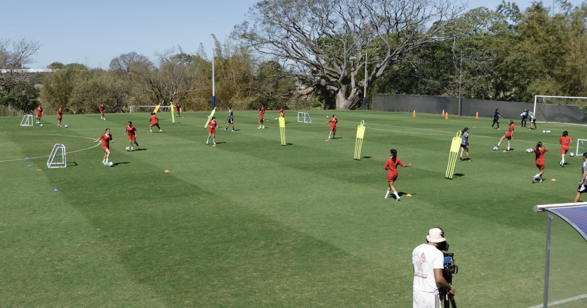 Offensive technique and combinative style - FIFA Training Centre