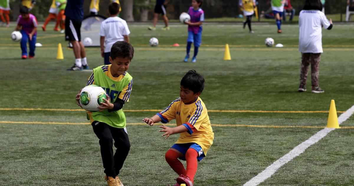#40 Protect the ball - FIFA Training Centre