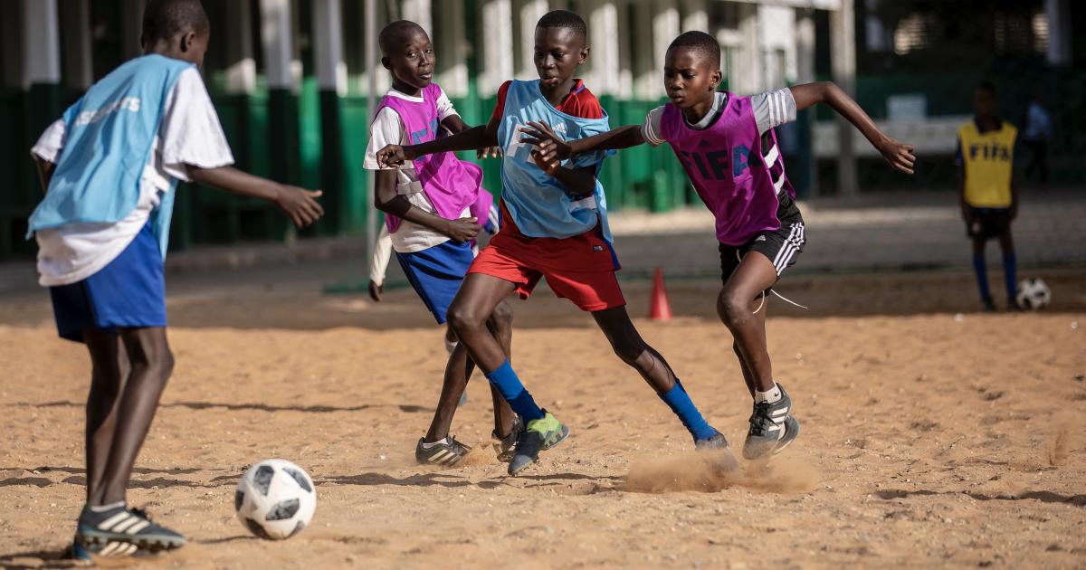 #137 Dribble with a purpose - FIFA Training Centre