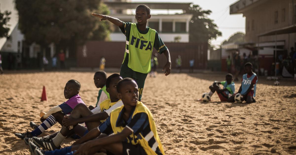 #88 Non-verbal communication - FIFA Training Centre