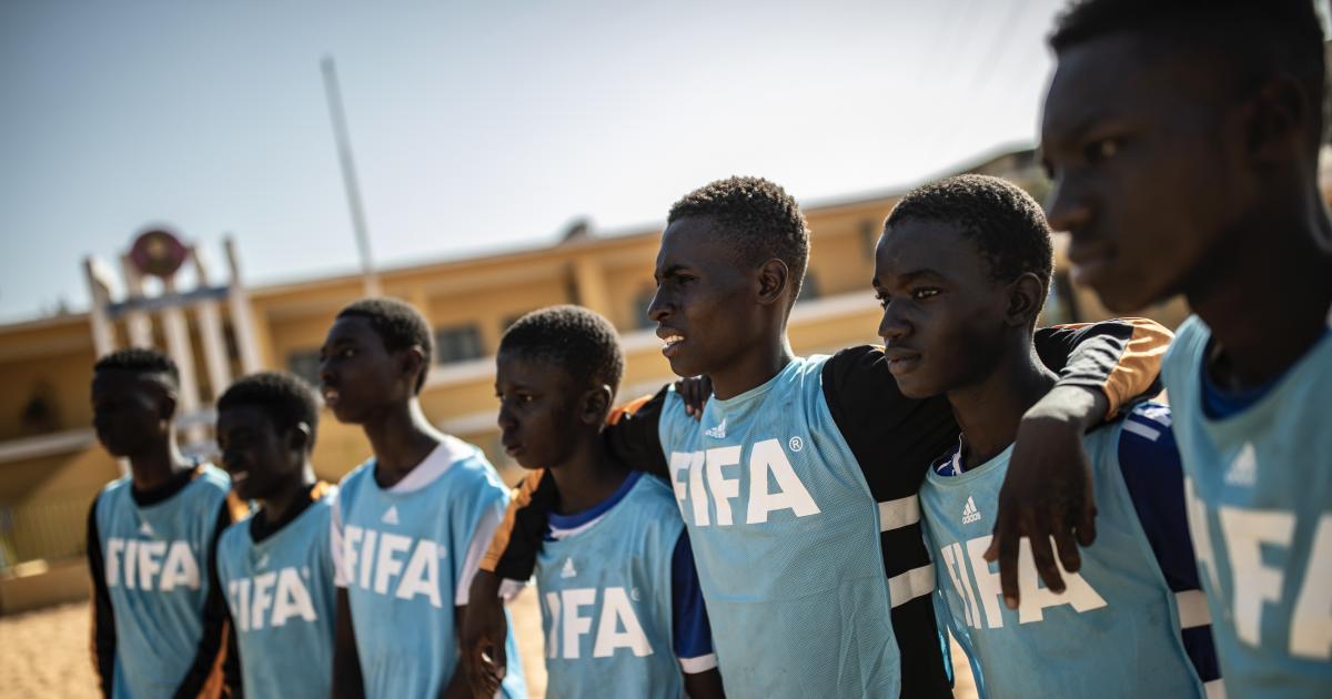 #140 Breaking lines - FIFA Training Centre