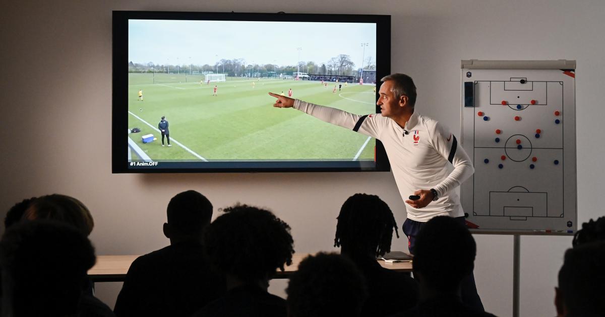 Team meeting 1: Defensive organisation - FIFA Training Centre