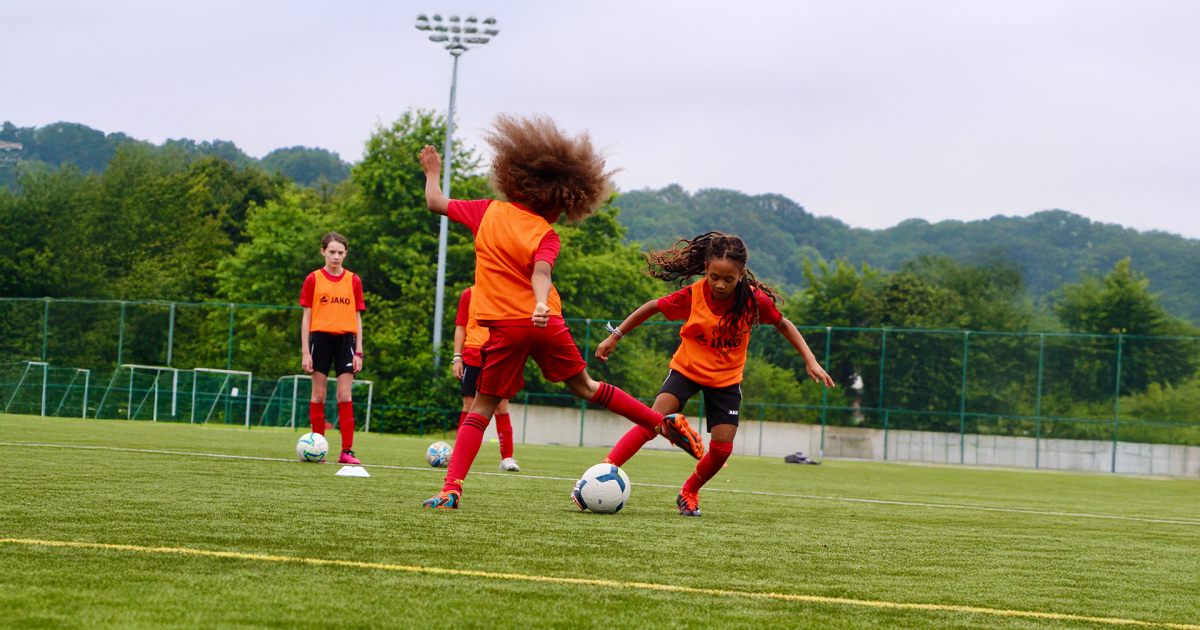Football Girls Leuven: Dribble with confidence - FIFA Training Centre