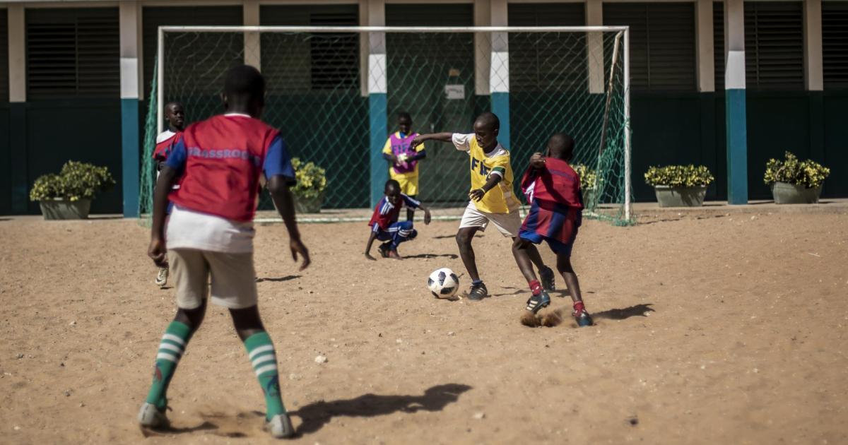 Ages 8-12: Making warm-ups fun and impactful - FIFA Training Centre