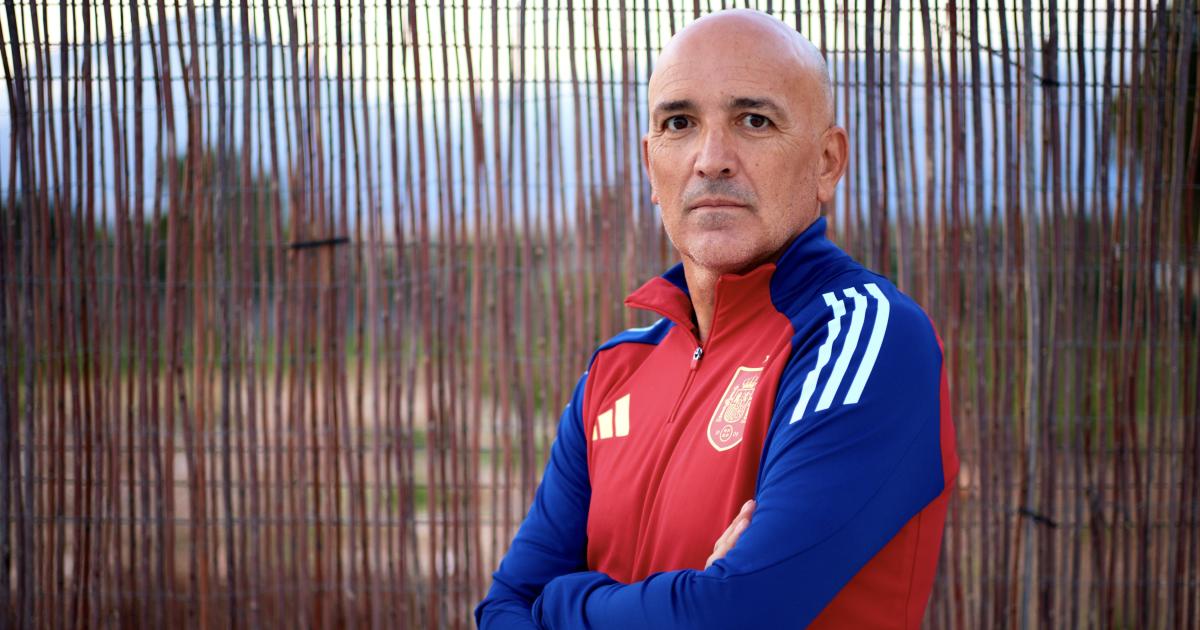 David Gordo habla del modelo de juego de España - FIFA Training Centre
