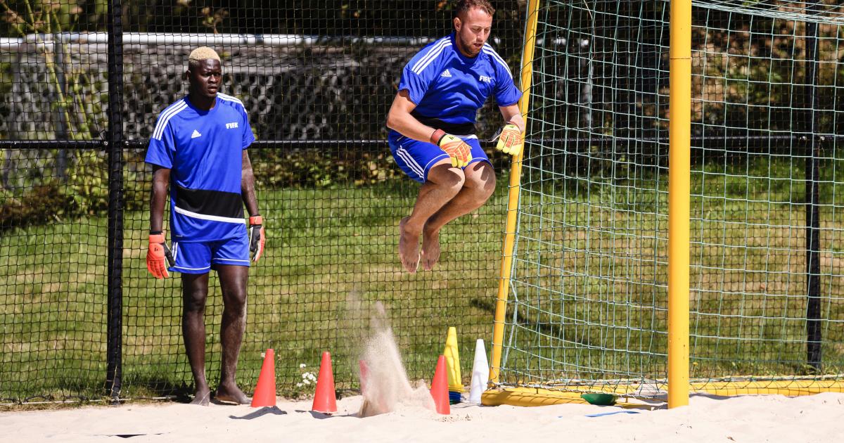 60 Explosive strength – goalkeepers - FIFA Training Centre