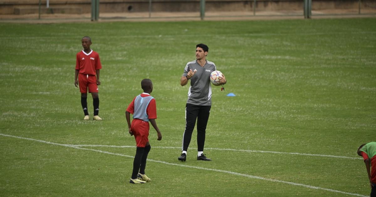 2.7 6v4 Attack v. defence: Using the numerical advantage to progress ...