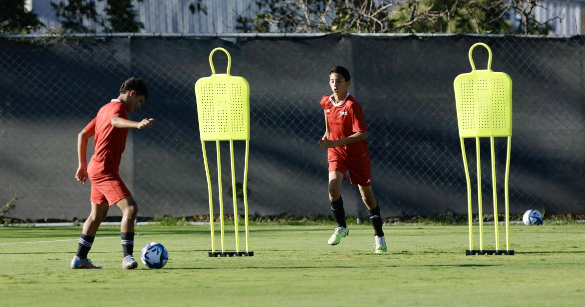 Finition : combinaisons en triangle - FIFA Training Centre