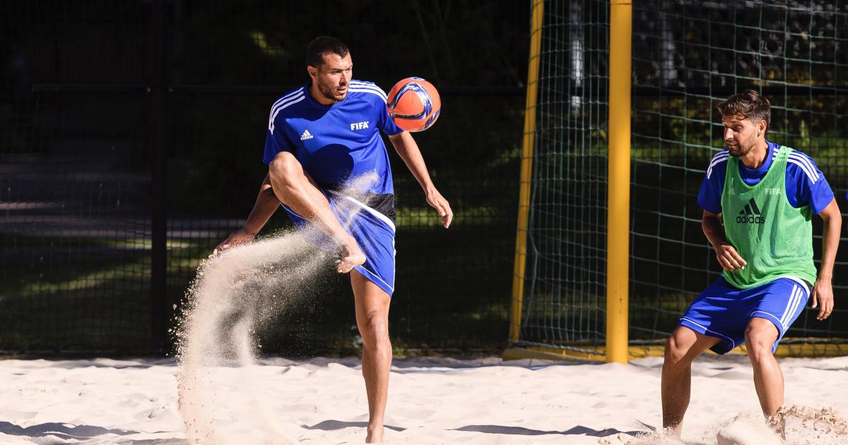 36) One-two passing - FIFA Training Centre