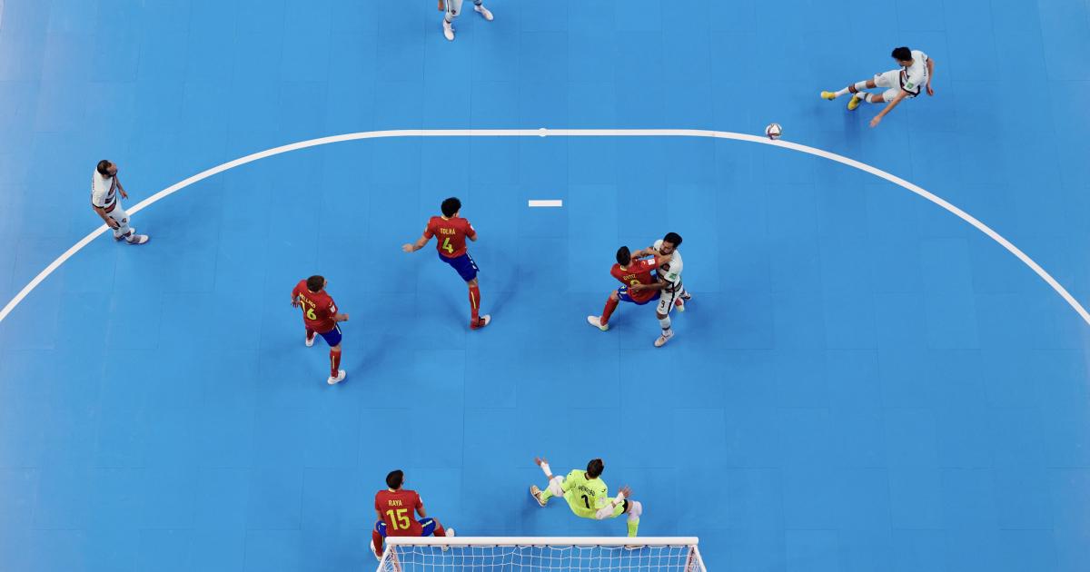 The low-block and low press - FIFA Training Centre