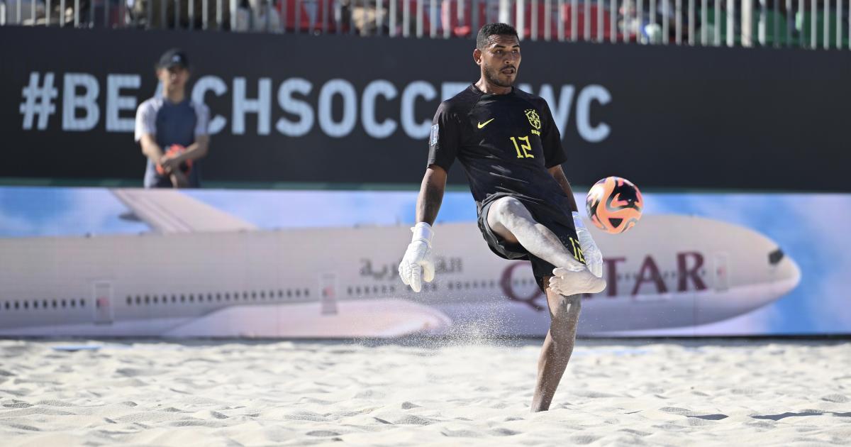 Theme 1: Goalkeepers come to the fore at record-breaking Beach Soccer ...