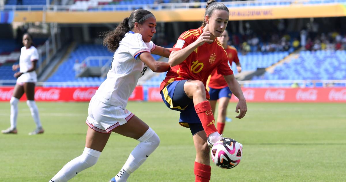 Spain: Rotations in the build-up phase - FIFA Training Centre